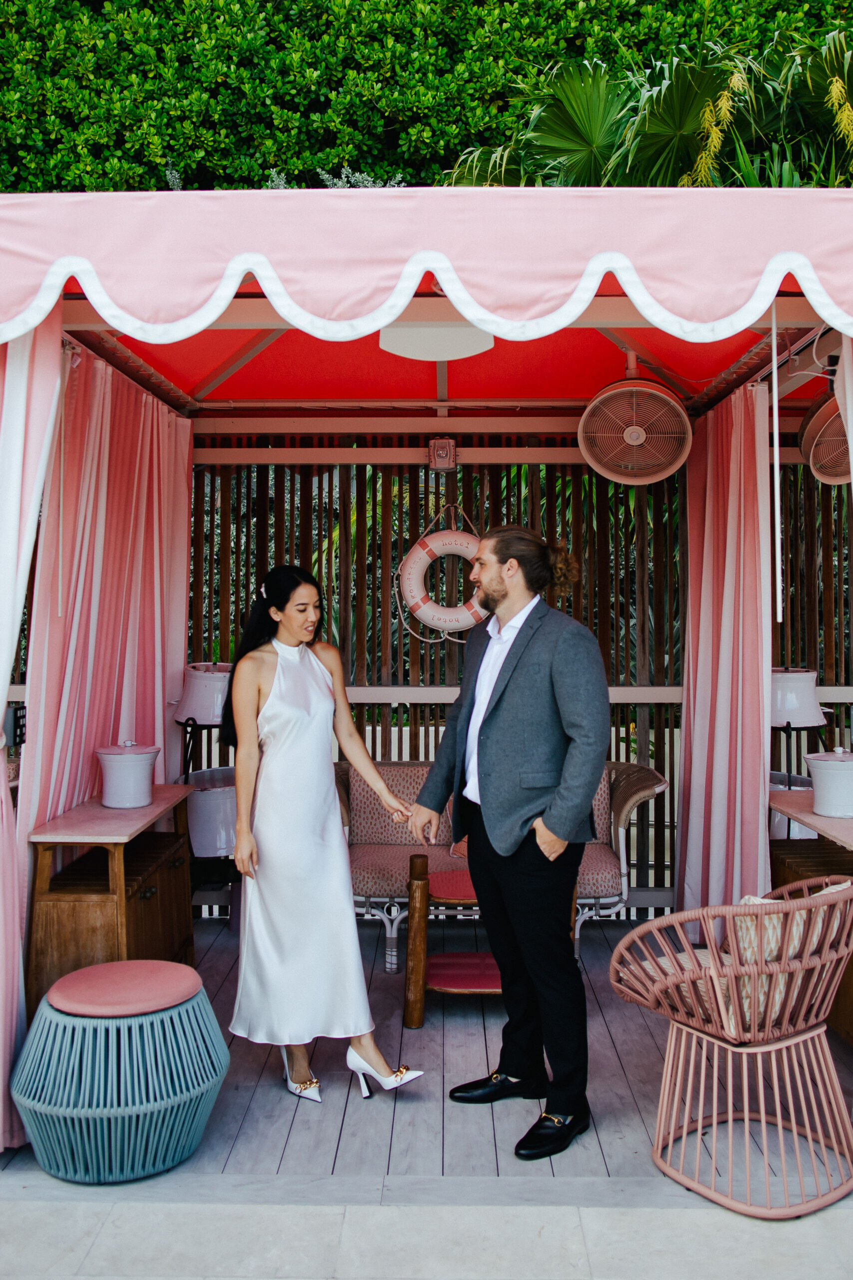 Stylish 420 Courthouse Elopement in South Beach | Tiny House Photo ...