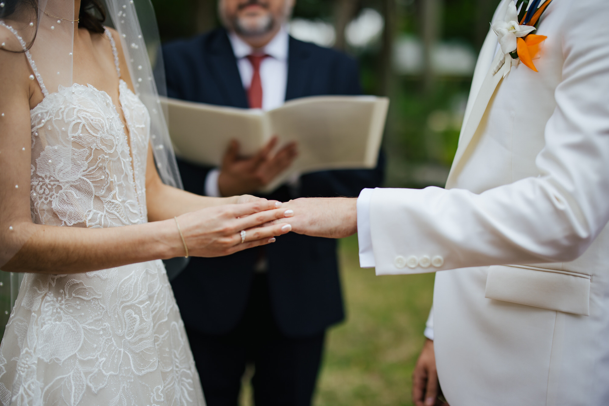 Stylish Destination Wedding at Richardson Historic Preserve | New York Wedding Photographer ...